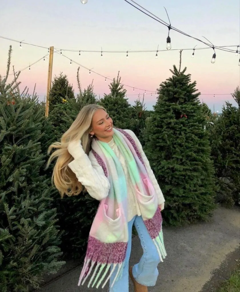 30 Best December Outfit Ideas For Women with Styling Tips