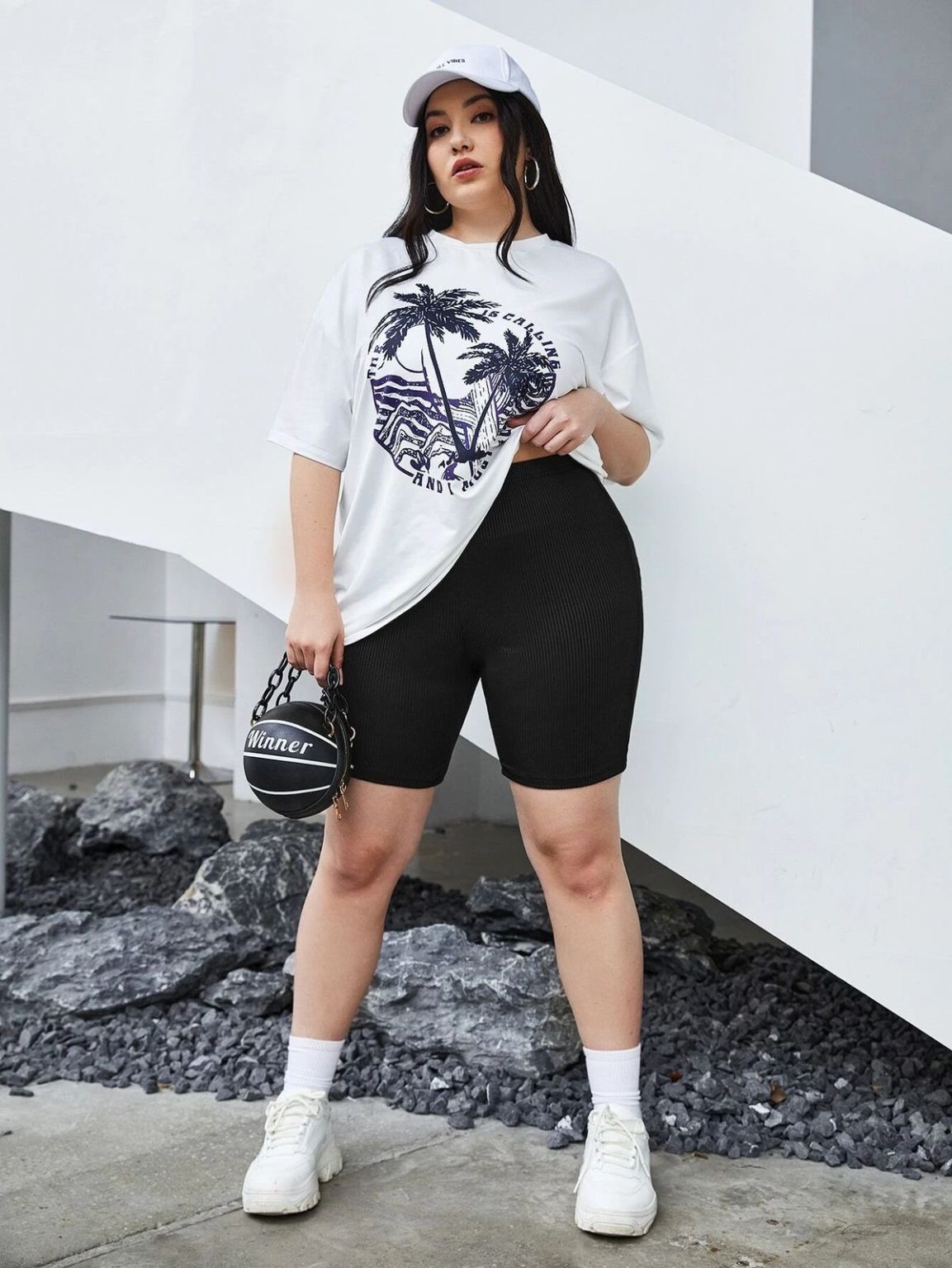 26 Plus Size Shorts Outfit Ideas with Styling Tips