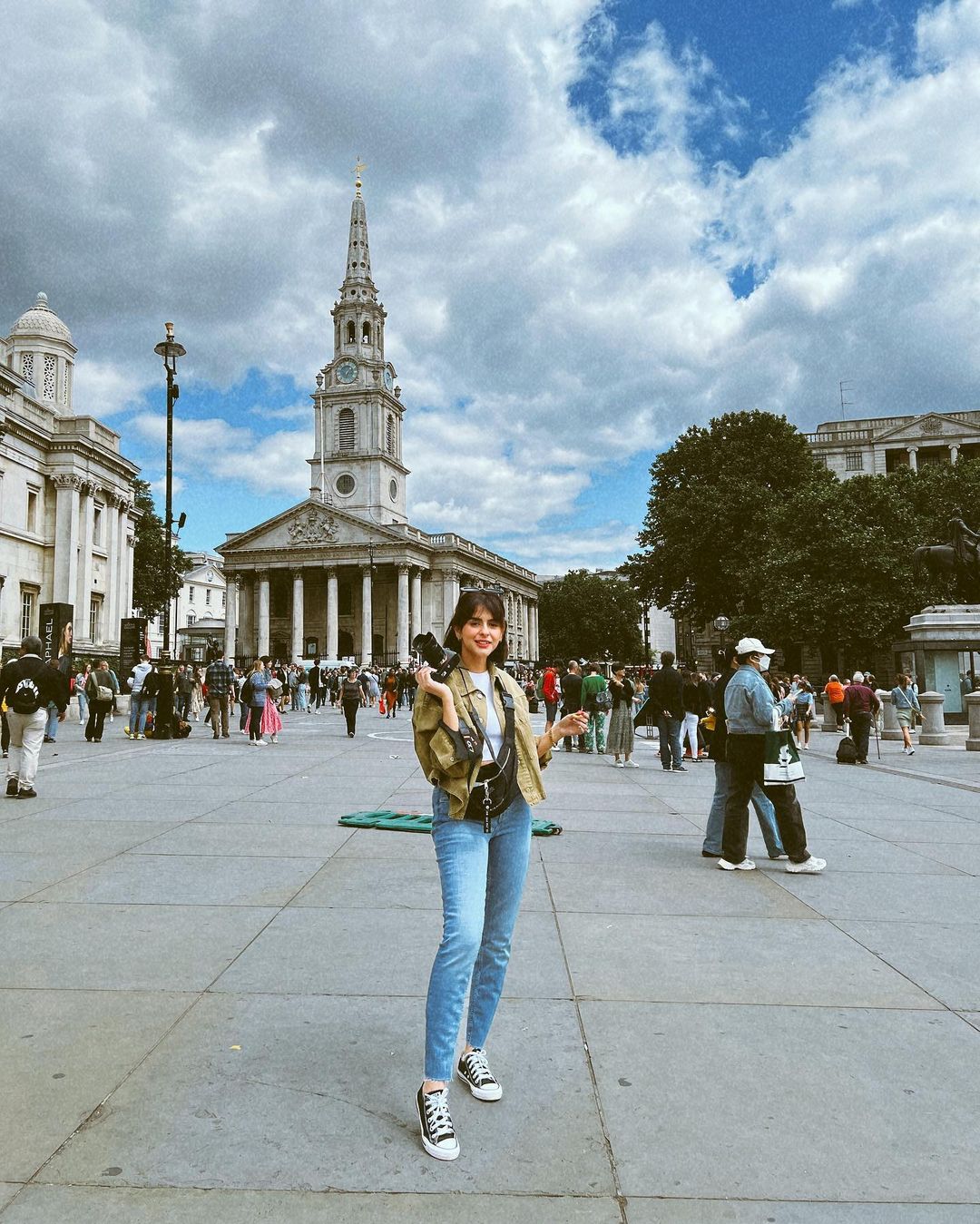 What to Wear in London in Summer? 20 Outfits & Packing List