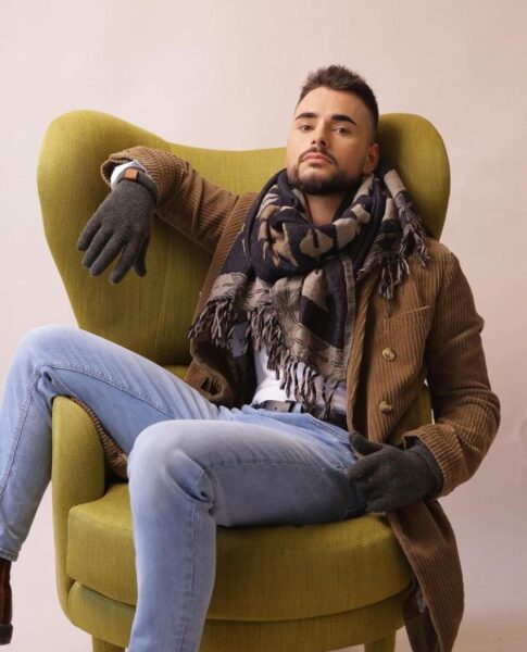 20 Stylish Gloves Outfit Ideas for Men This Year – Outfit Trends