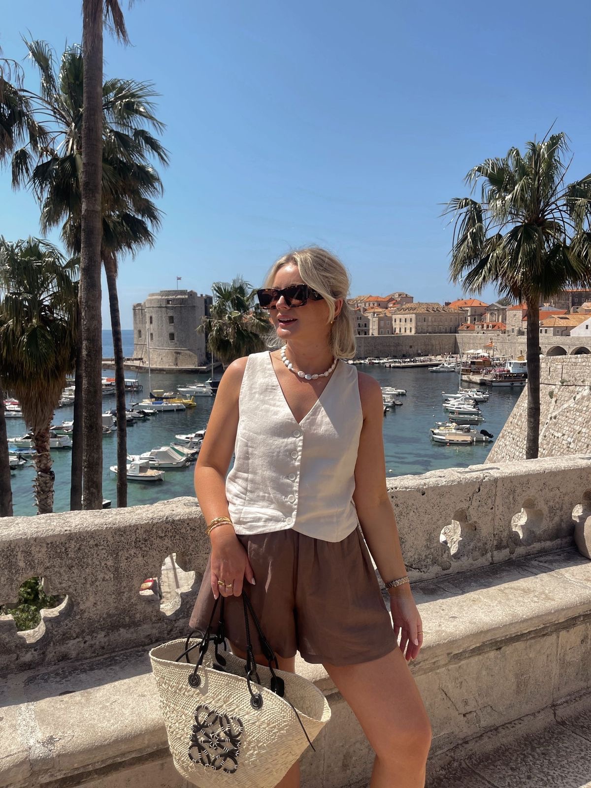 15 Outfits with Linen Shorts and Stying Tips for this Summer – Outfit ...