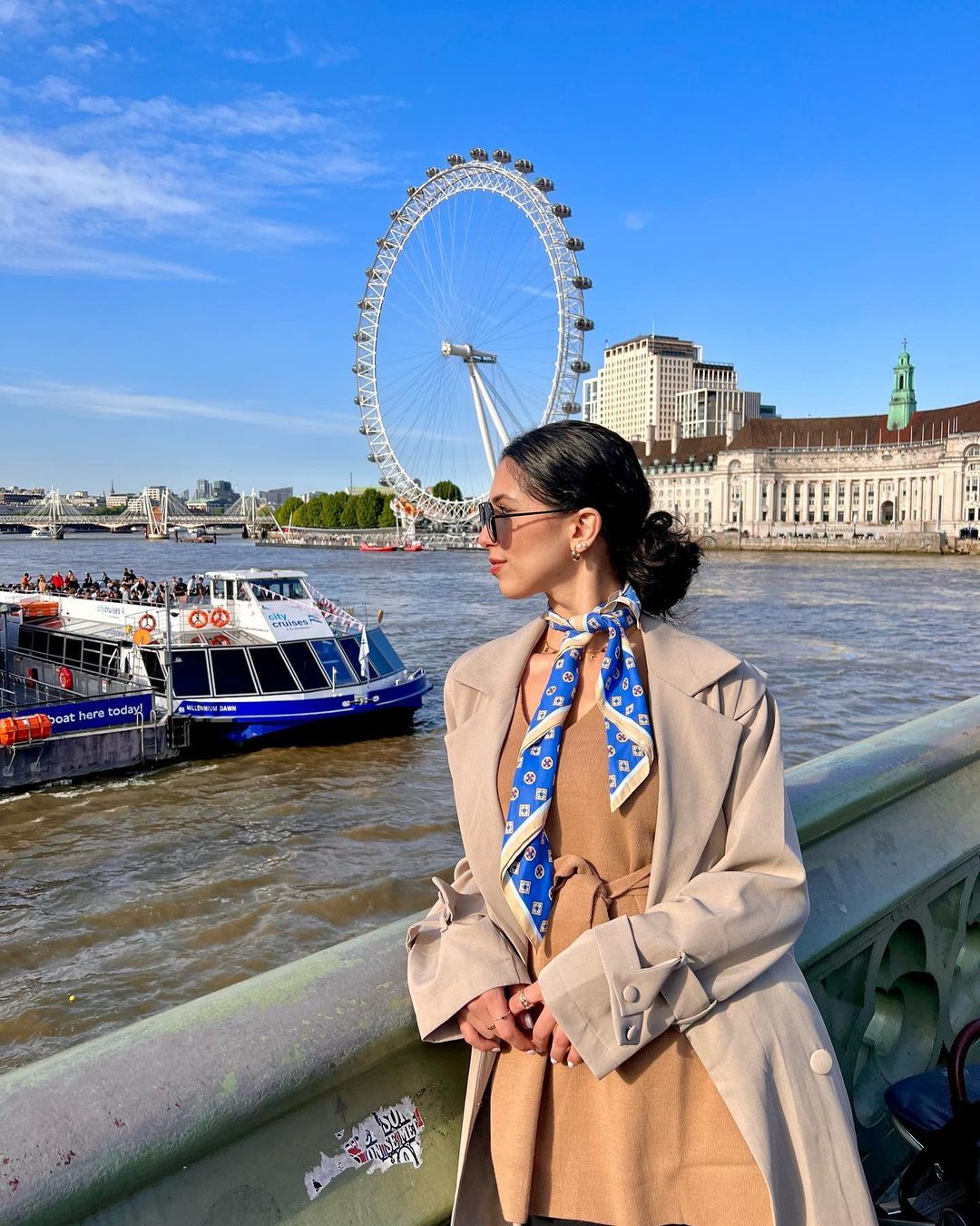 What to Wear in London in Summer? 20 Outfits & Packing List