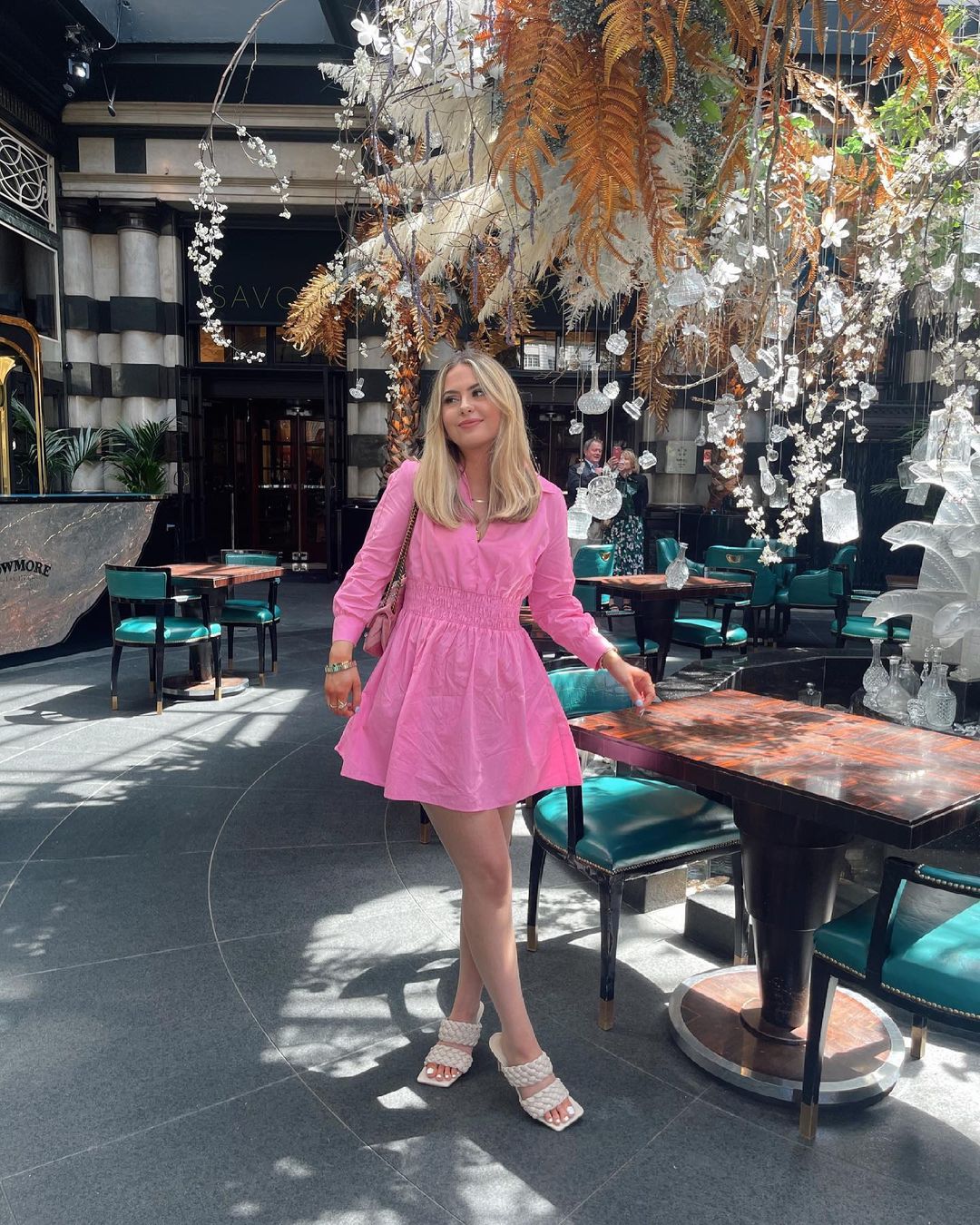 What To Wear To a Lunch In Summer? 20 Outfit Ideas