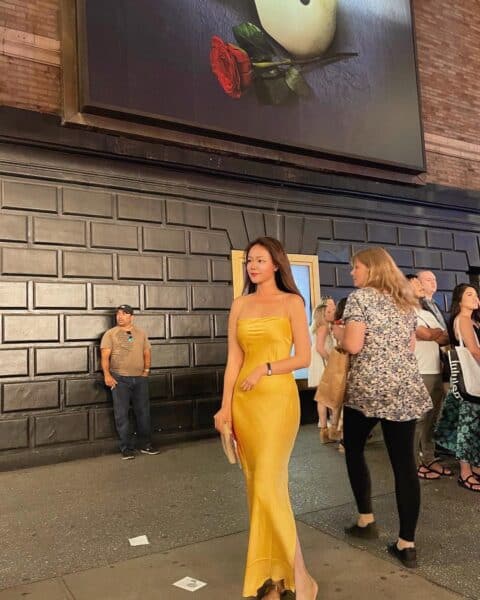 What To Wear To A Broadway Show? 20 Outfit Ideas