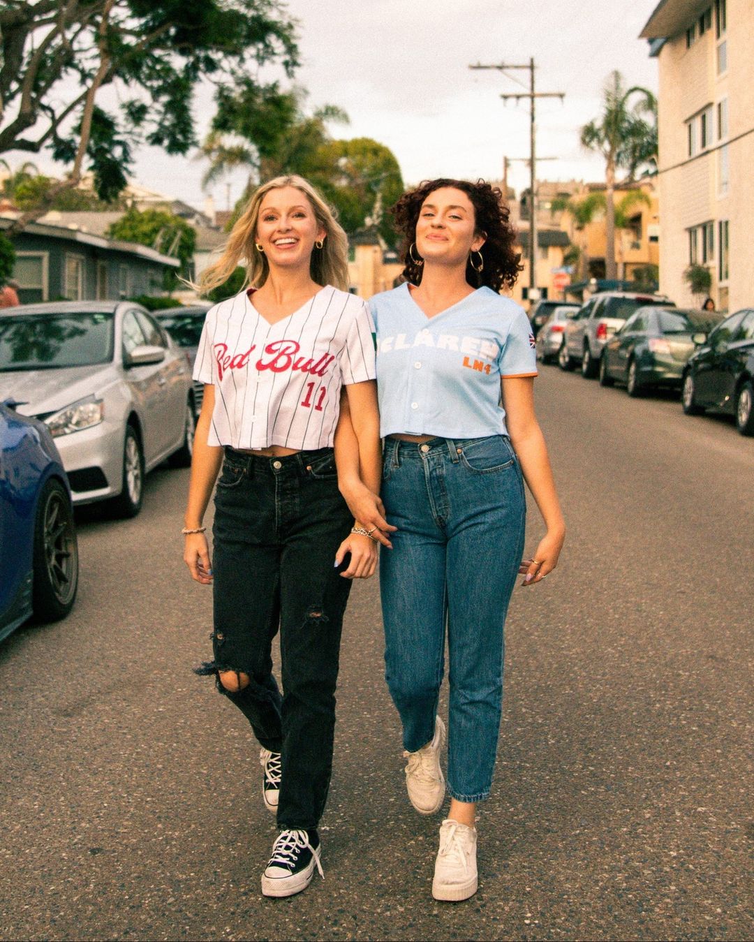 How To Style A Baseball Jersey – 20 Chic Outfit Ideas