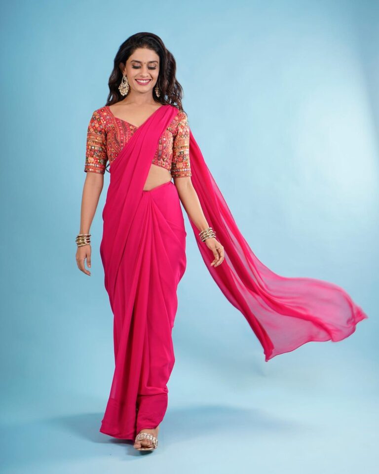 What to Wear to Krishna Janmashtami? 20 Outfit Ideas – Outfit Trends