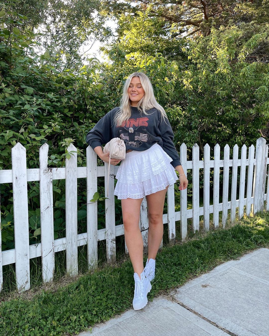 20 Chic High Top Sneakers Outfits for Girls