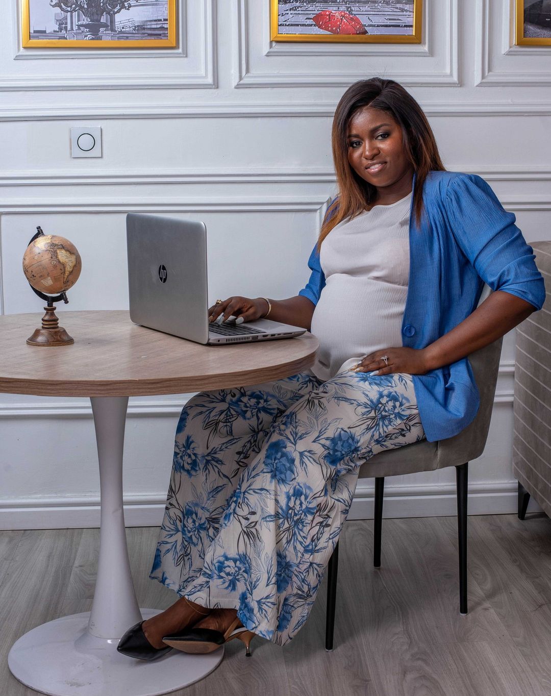 30 Comfortable Maternity Outfits for Work that are Practical