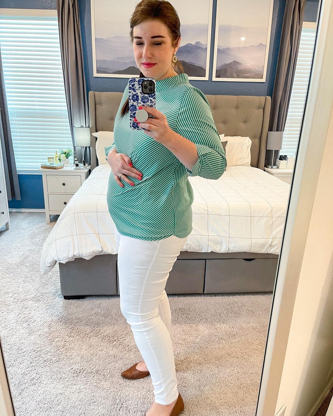 30 Comfortable Maternity Outfits for Work that are Practical