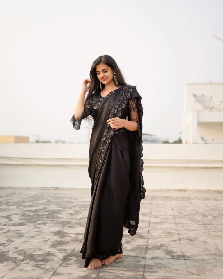 24 Best Farewell Saree Ideas And Tips On How To Style Them