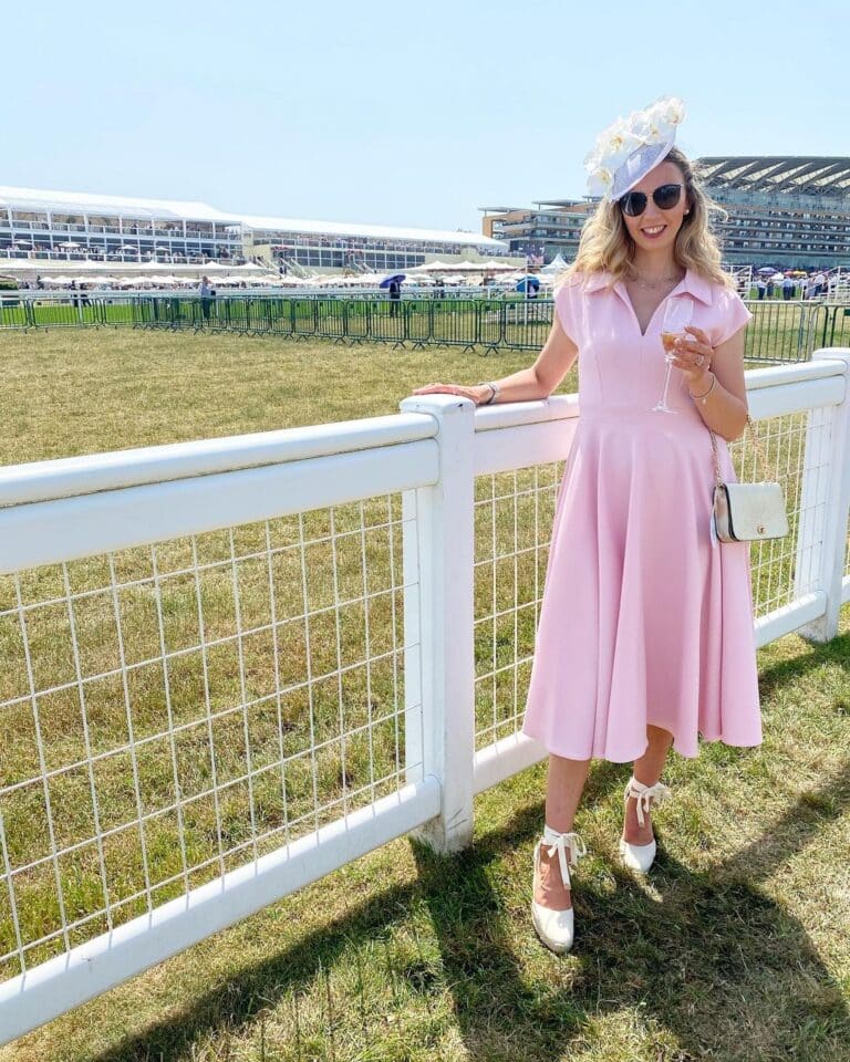 What To Wear At The Races – 20 Dress Code Guide & Tips – Outfit Trends