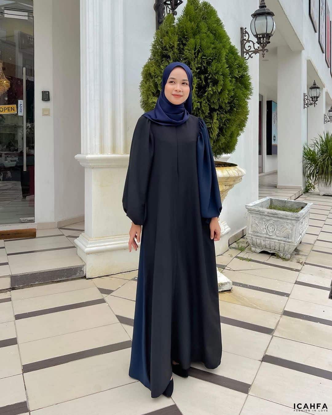 How To Wear Black And Navy Together? 20 Ways To Style Them – Outfit Trends