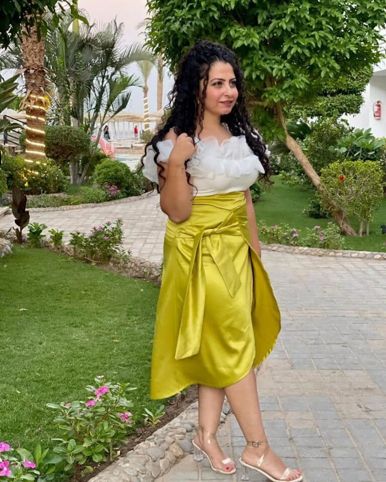 21 Best Lime Green Outfit Ideas And Tips On How To Wear Them