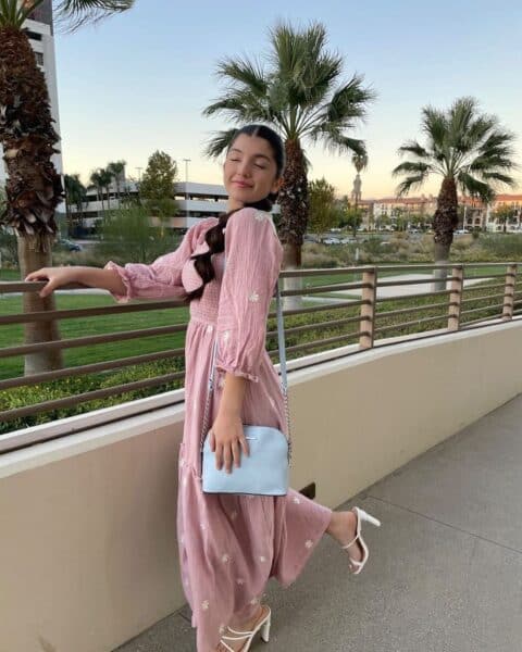 What To Wear In Qatar? 25 Best Outfit Ideas with Stying Tips