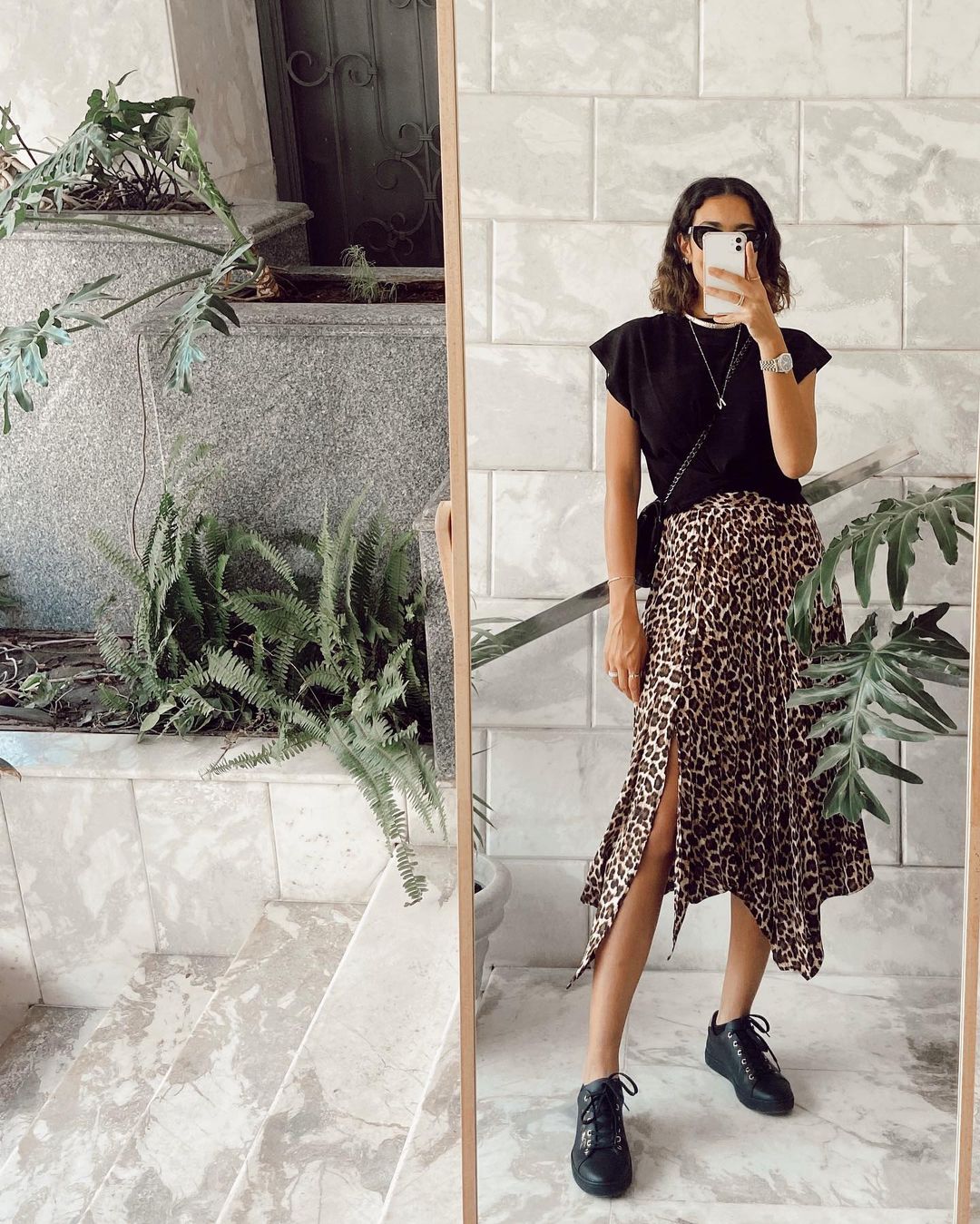 22 Cute Crepe Skirt Outfit Ideas & Styling Tips