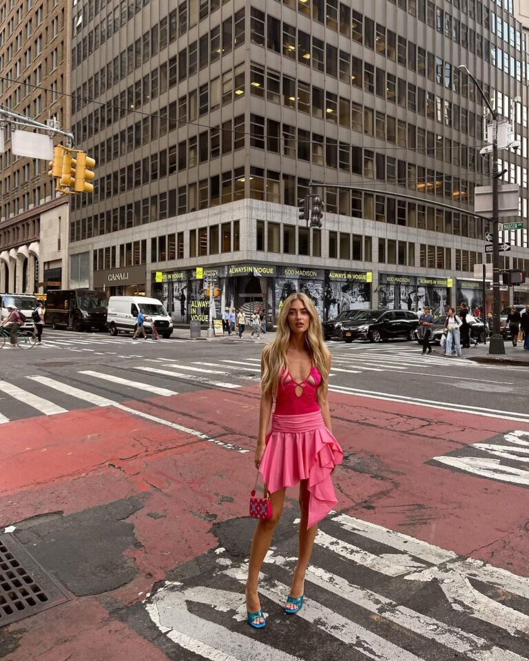 Flared Skirt Outfits – 20 Ways To Style Them