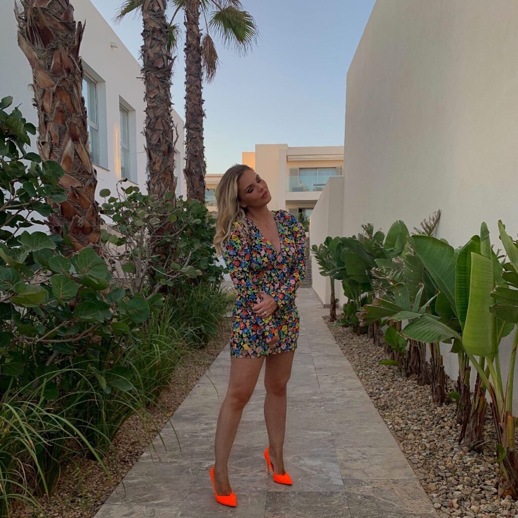 Outfits With Pumps 20 Ideas on How to Wear Pumps