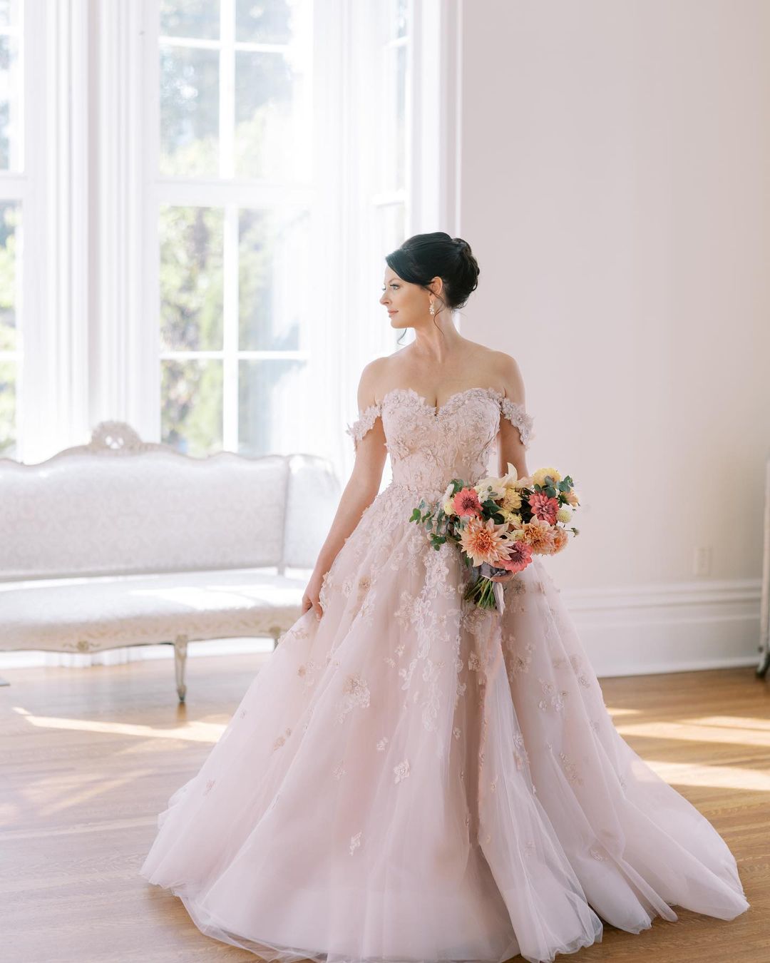 26 Best Winter Wedding Outfits for Brides This Year – Outfit Trends