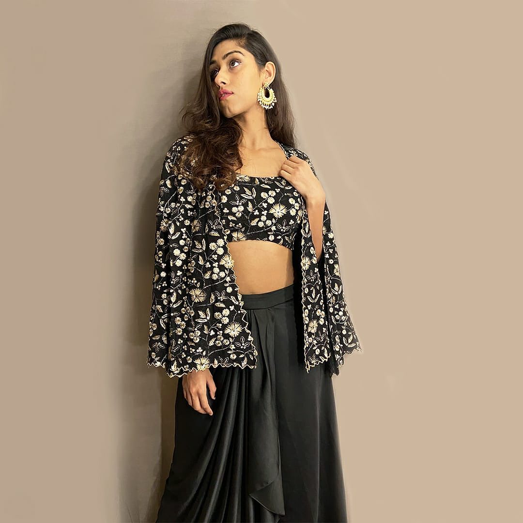20 Best Dhoti Skirt Outfits To Try This Year