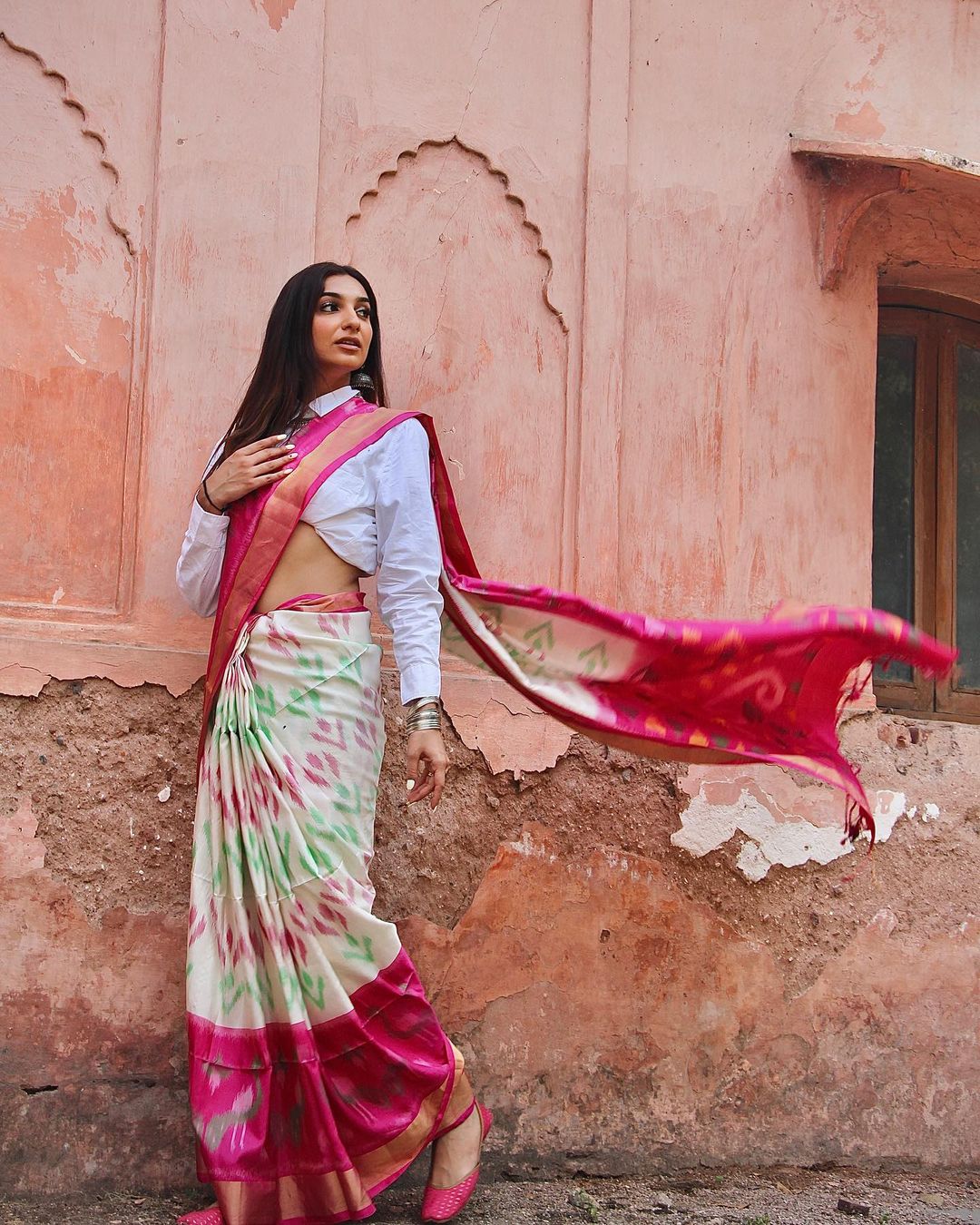 20 Best Durga Puja Outfits And Tips On How To Style Them