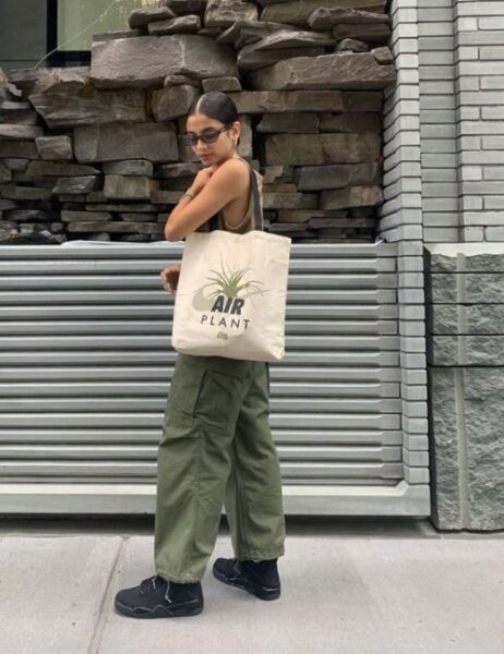 What to Wear with Tote Bags? 22 Tote Bag Outfit Ideas