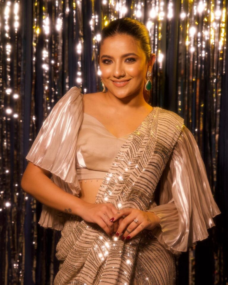 20 Best Durga Puja Outfits And Tips On How To Style Them