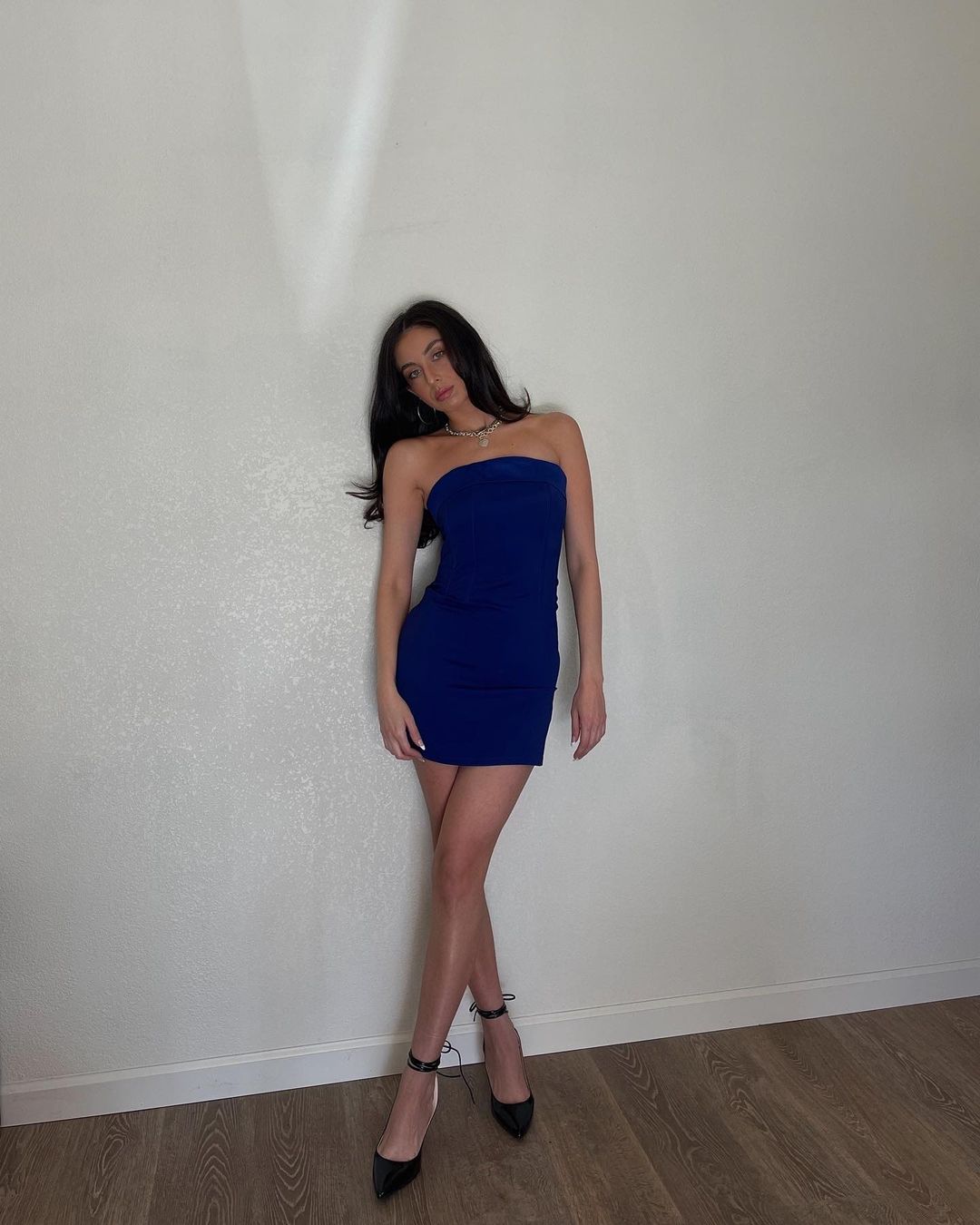 What To Wear To A Nautical Themed Party? 20 Tips & Outfits