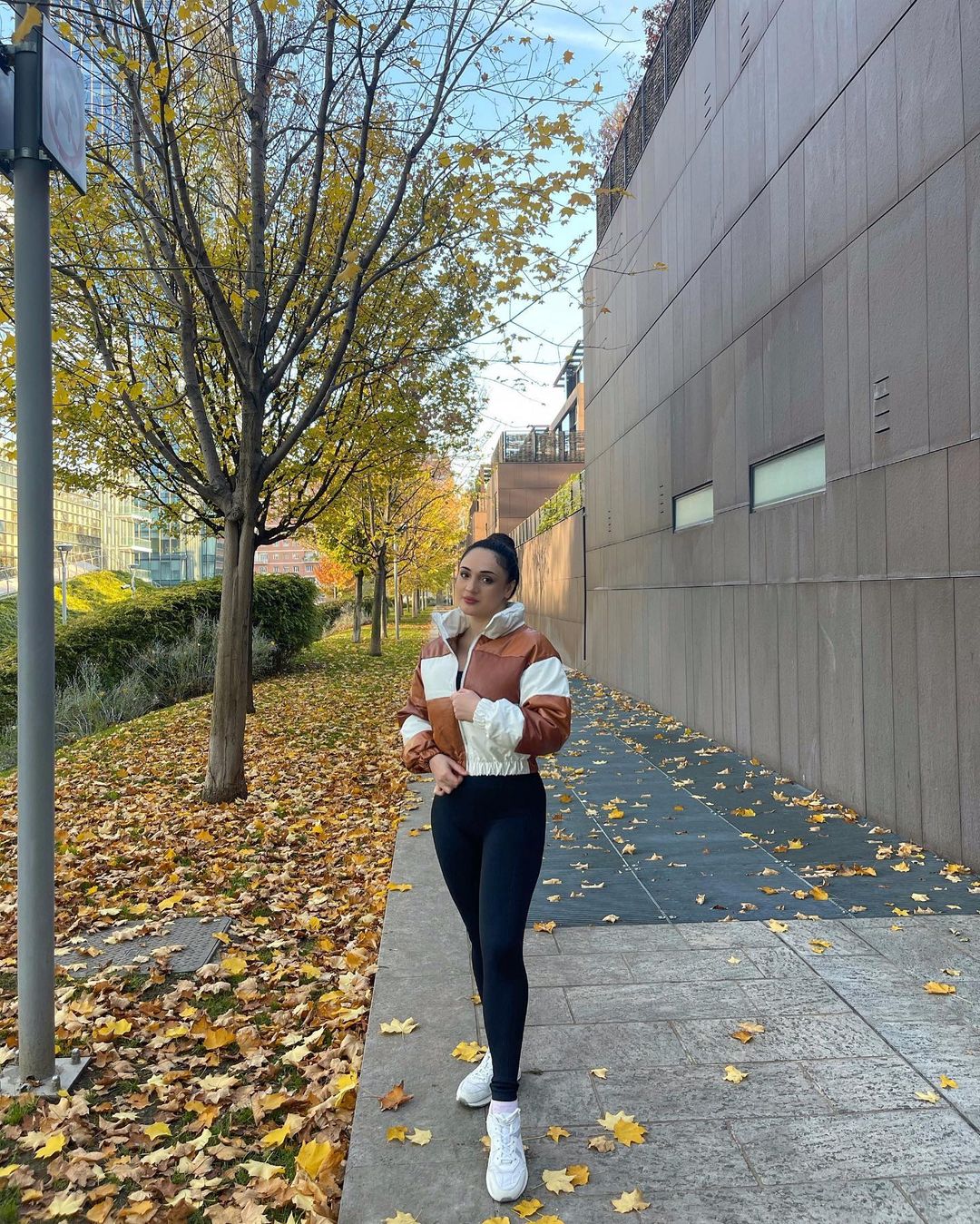 How To Dress For Class Presentation? 20 Outfit Ideas