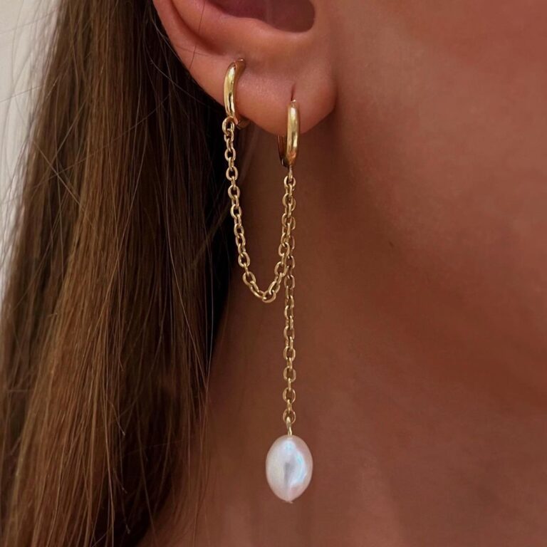 20 Best Earrings For Round Face 2023