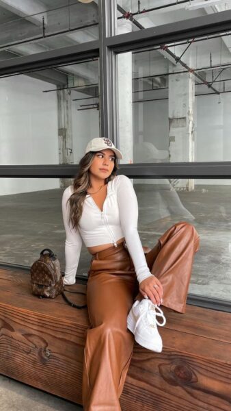 22 Hockey Game Outfits: What to Wear to a Hockey Game?