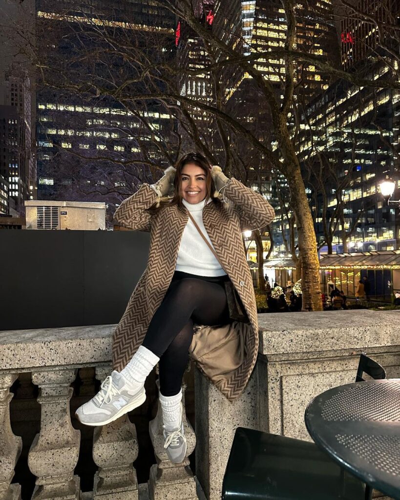 22 Hockey Game Outfits: What to Wear to a Hockey Game?