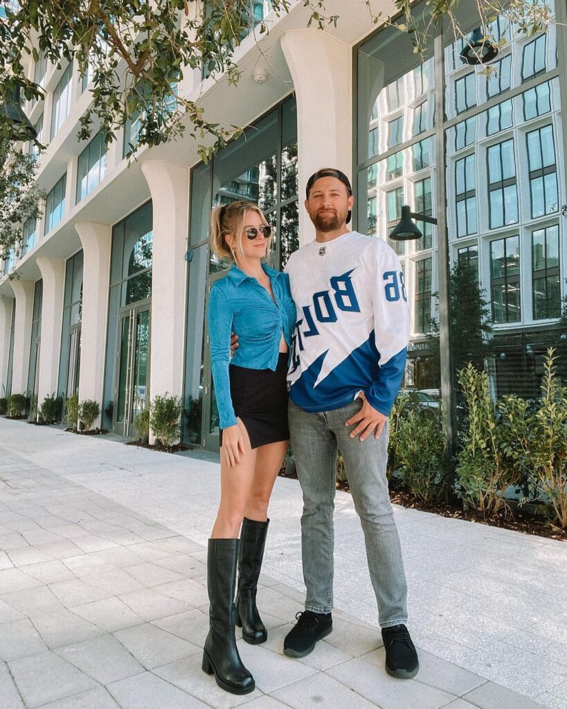 22 Hockey Game Outfits: What to Wear to a Hockey Game?