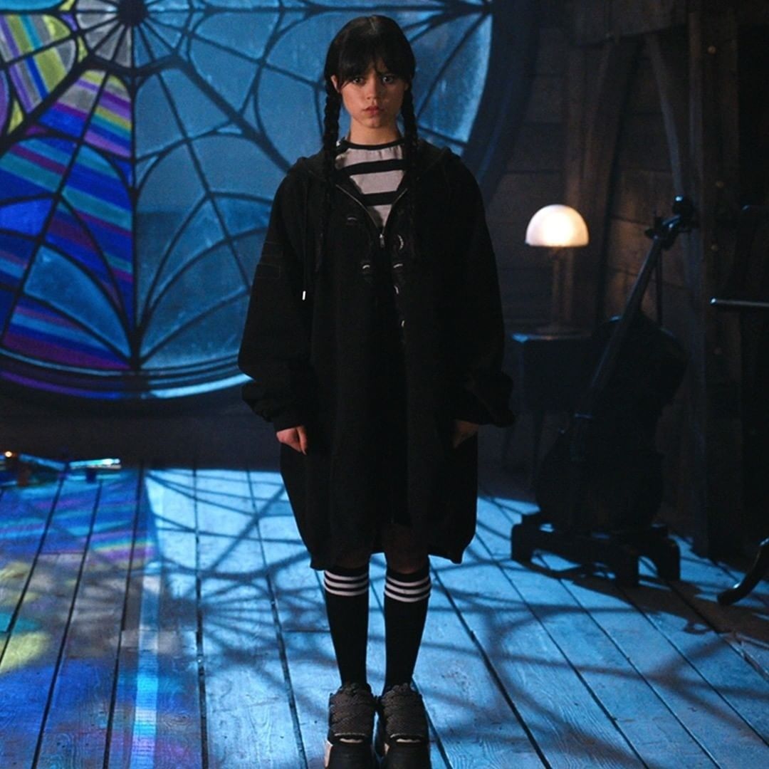 How To Dress Like Wednesday Addams? 20 Best Outfits + Tips