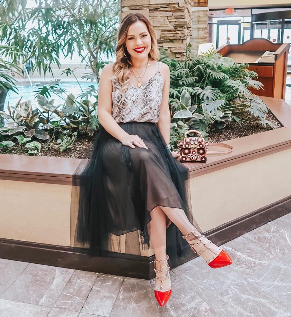 What to Wear to a Fashion Show? 37 Outfit Ideas