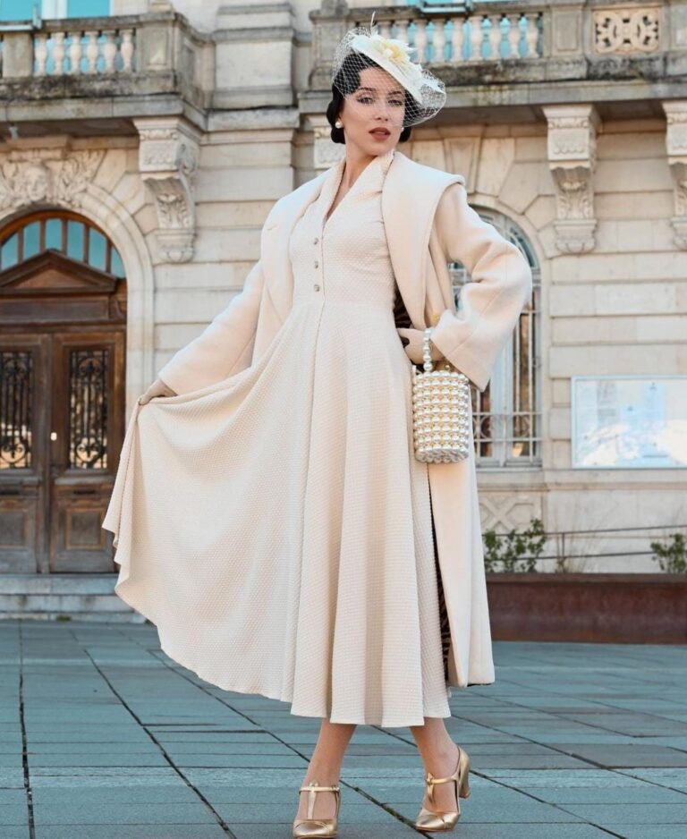 Retro vs. Vintage vs. Antique Clothing - Simple Differences