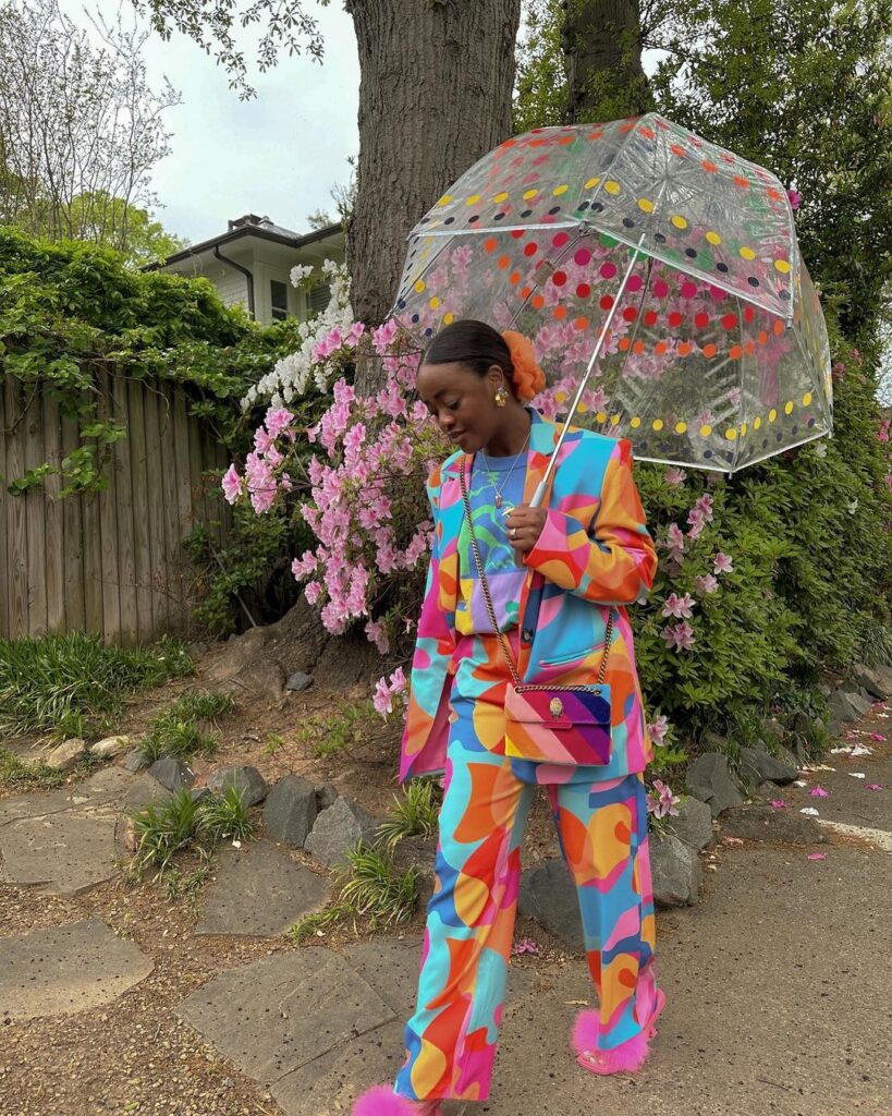 50 Best Glow In The Dark Outfits to Try