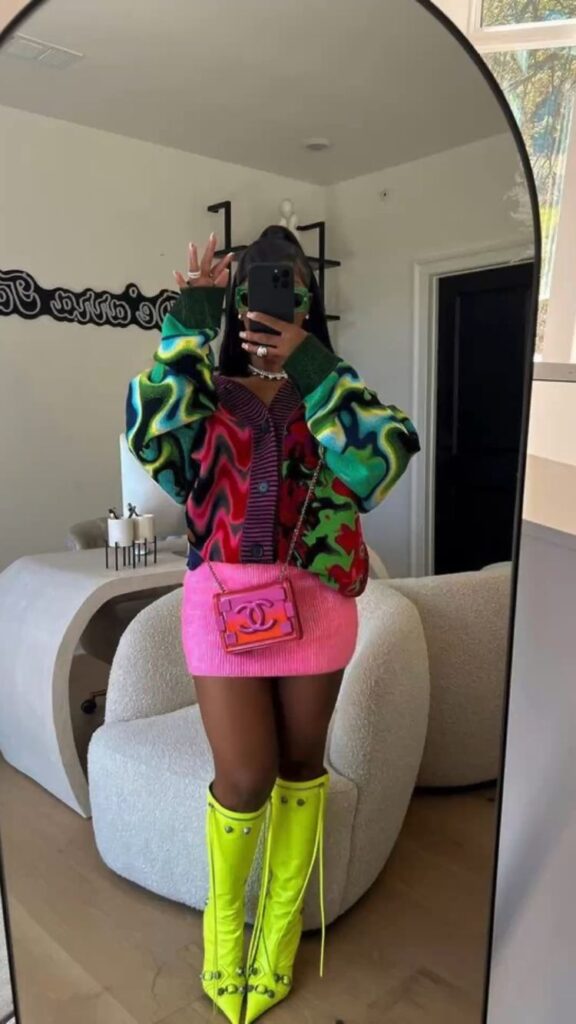 50 Best Glow In The Dark Outfits to Try