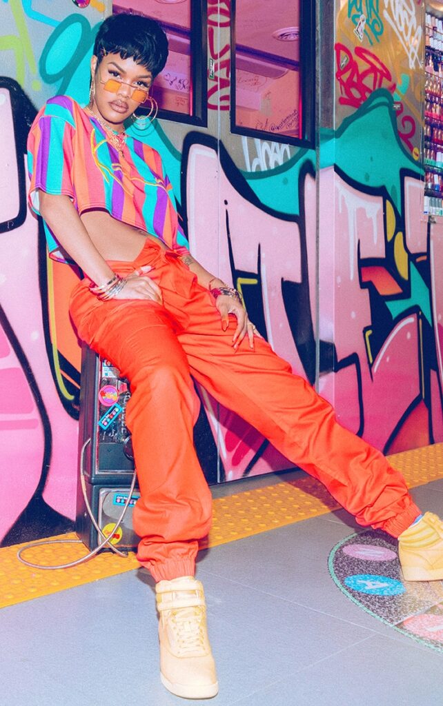 50 Best Glow In The Dark Outfits to Try