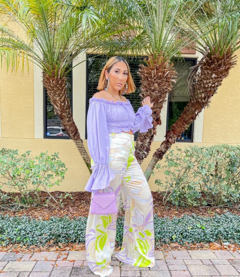 50 Best Glow In The Dark Outfits to Try