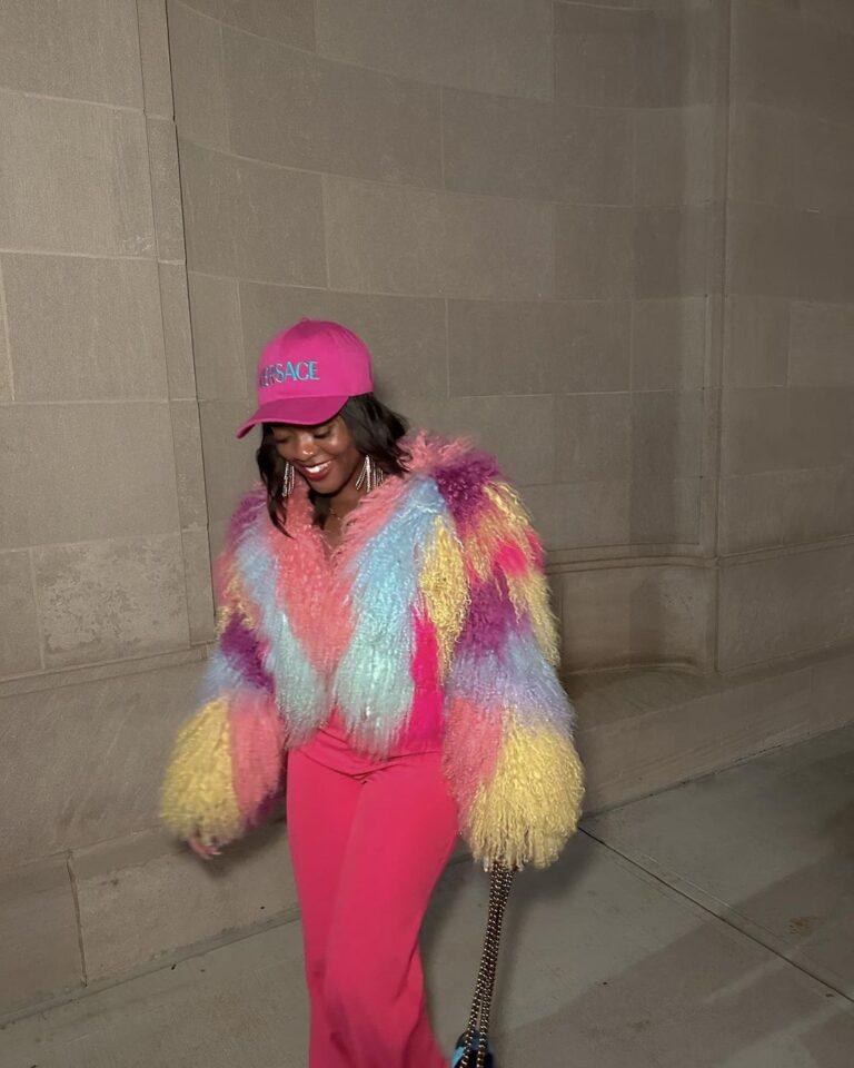 50 Best Glow In The Dark Outfits to Try