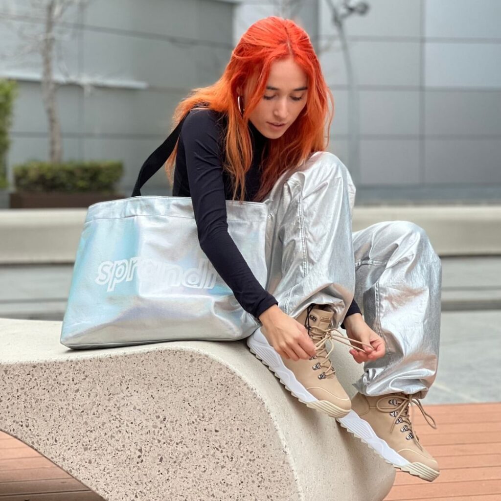 50 Best Glow In The Dark Outfits to Try