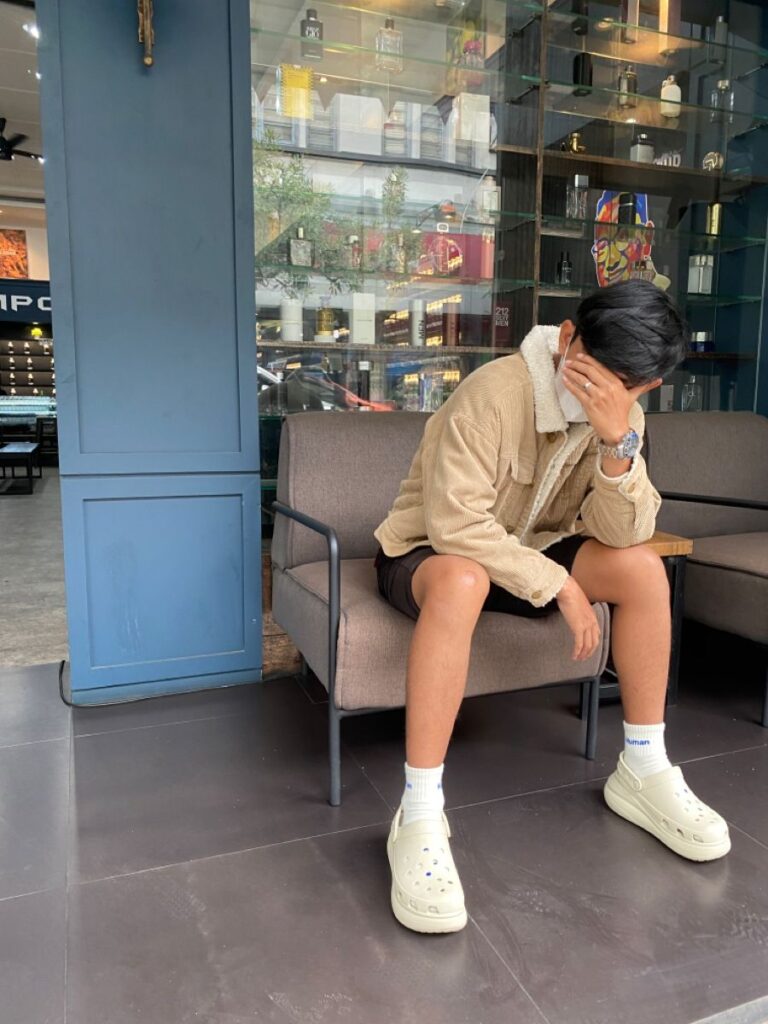 34 Amazing Croc Outfit Ideas for Men