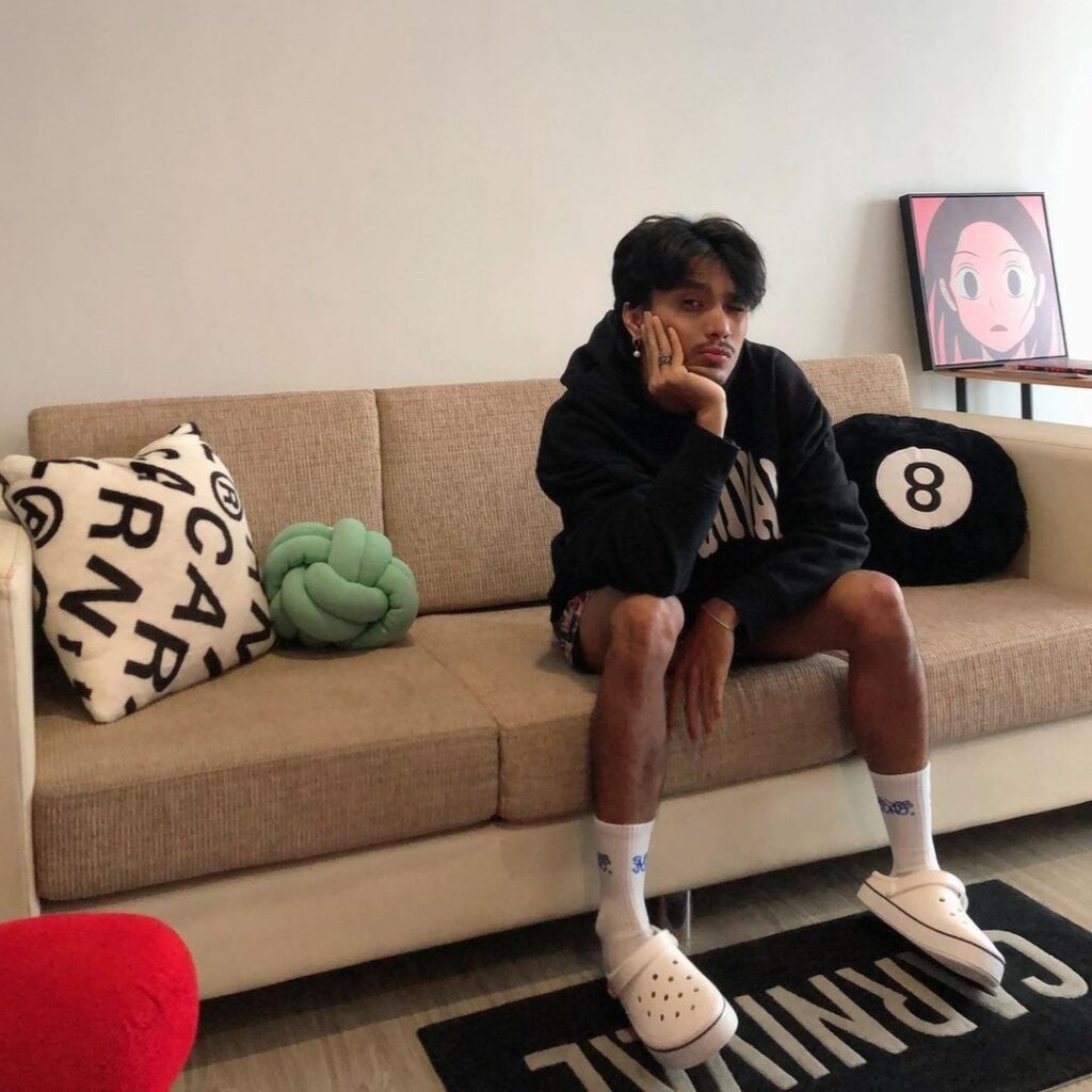 34 Amazing Croc Outfit Ideas for Men