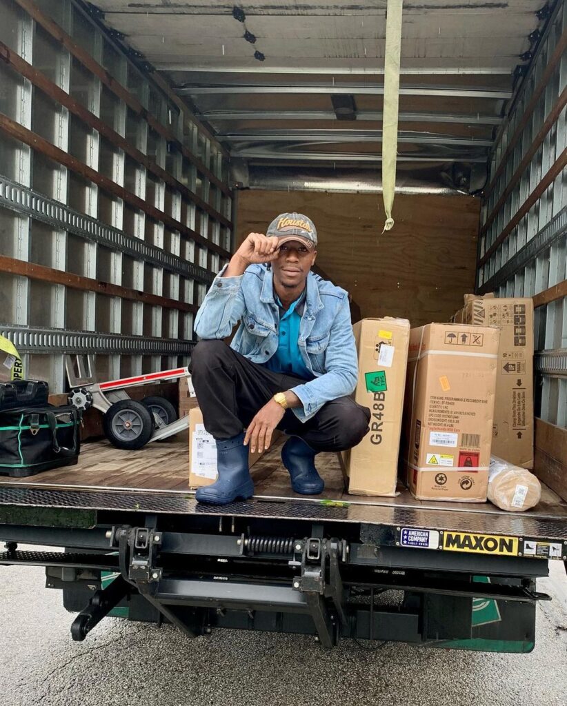 34 Amazing Croc Outfit Ideas for Men