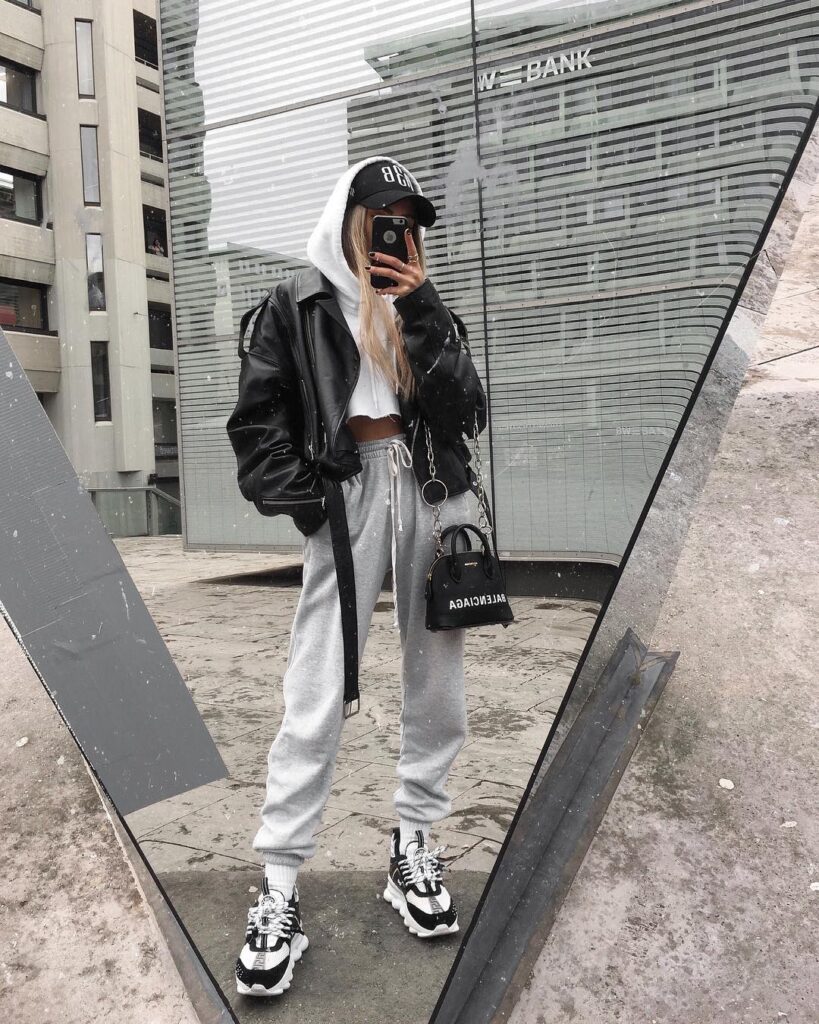 15 Types of Pants that Women Must-Have in Their Wardrobes