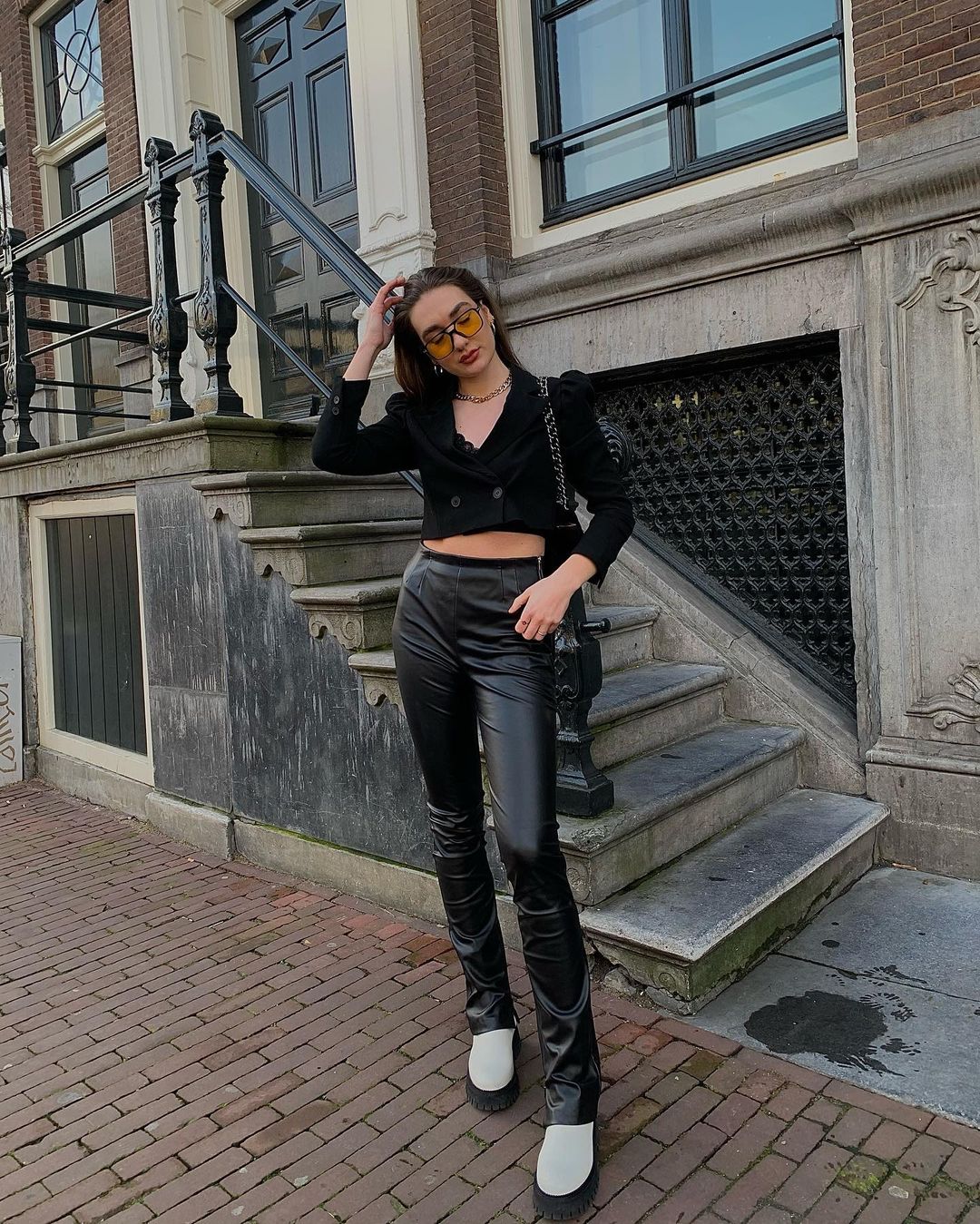How to Style a Cropped Blazer? 14 Outfit Ideas