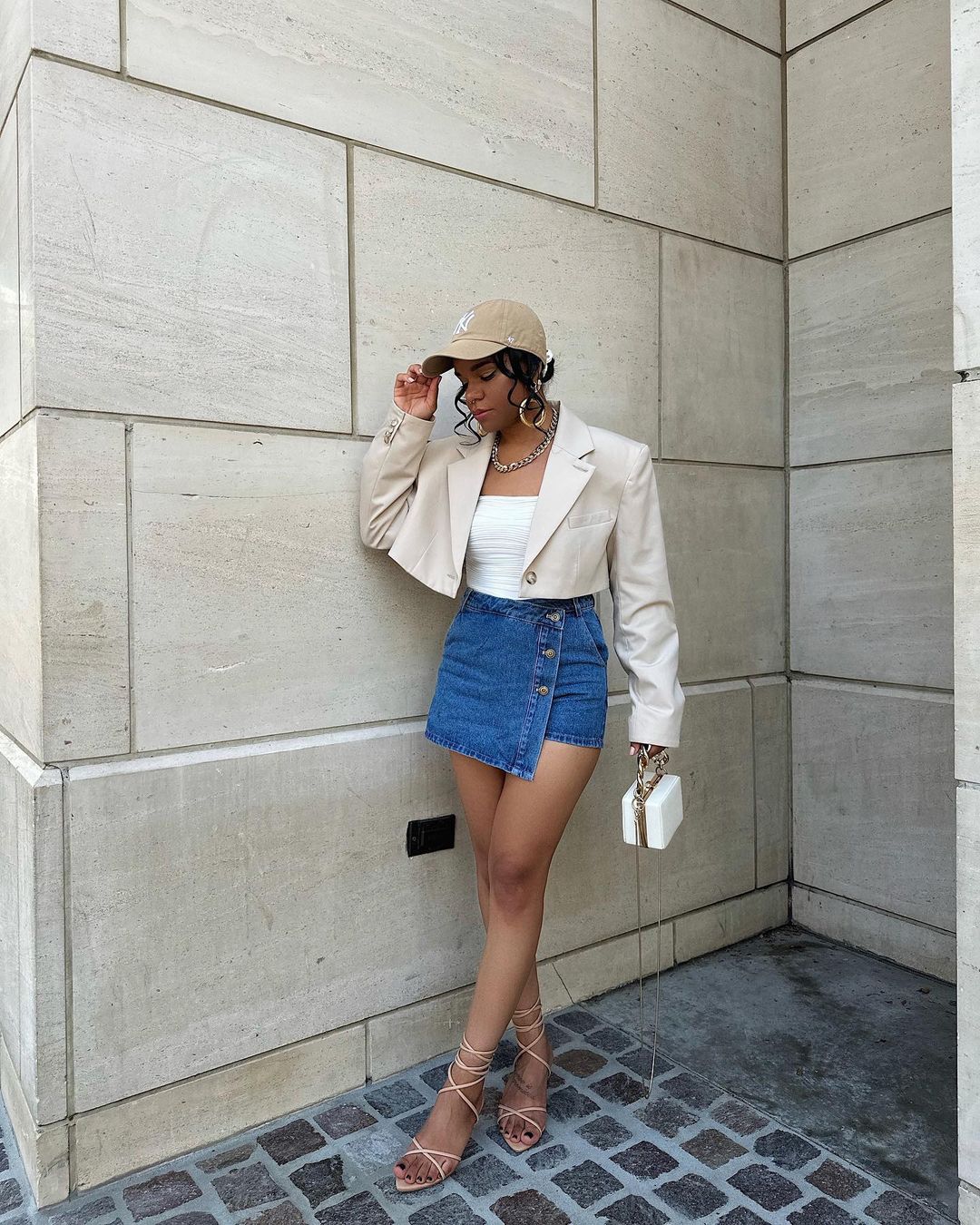 How to Style a Cropped Blazer? 14 Outfit Ideas