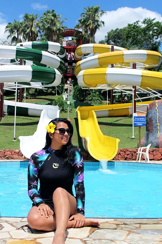 What to Wear to a Water Park? 27 Outfit Ideas