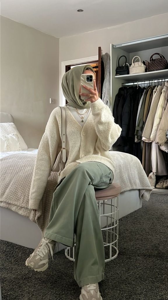 17 Cute & Modest Outfit Ideas For Muslim Girls