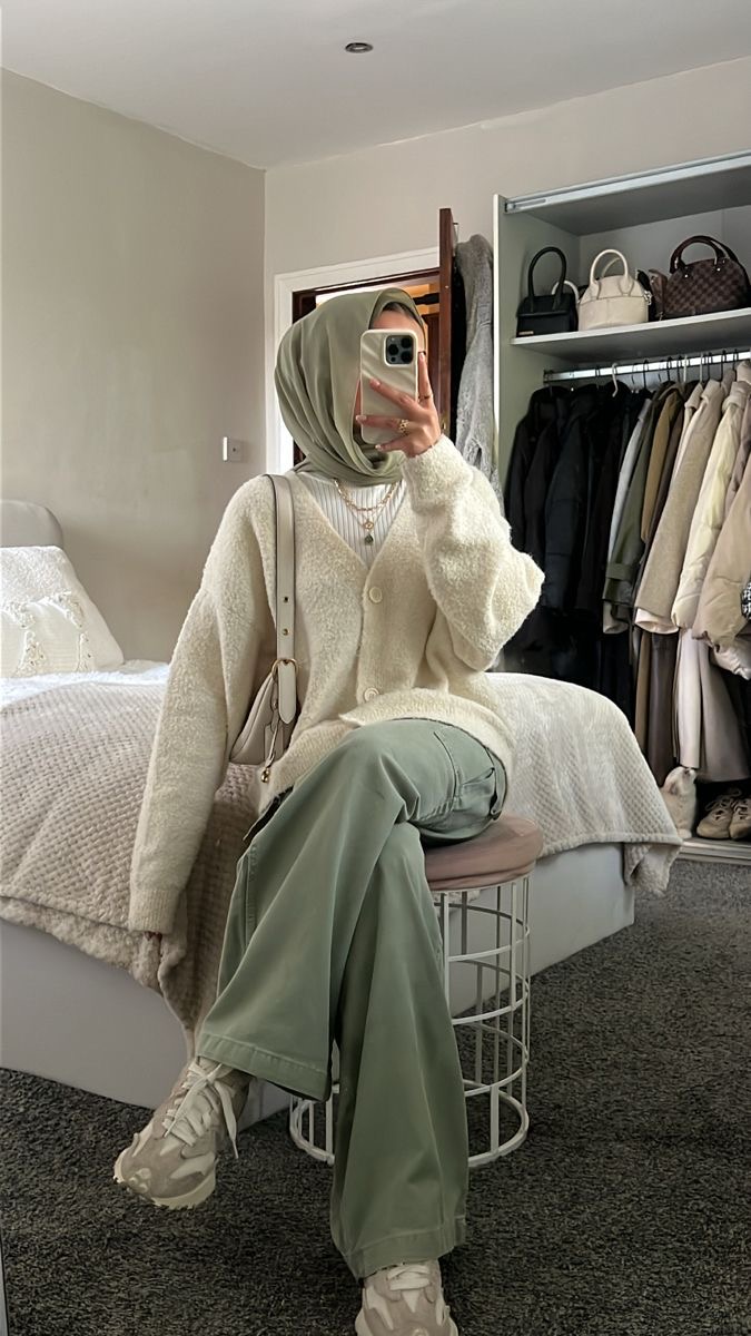 17 Cute & Modest Outfit Ideas For Muslim Girls